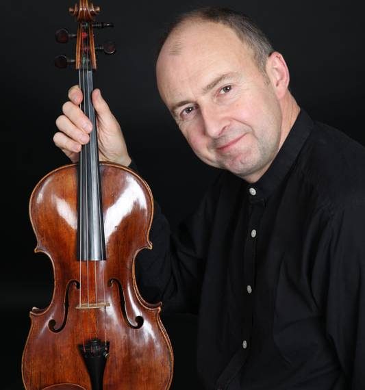 Surprise Viola Session with Martin Outram | The Glasshouse